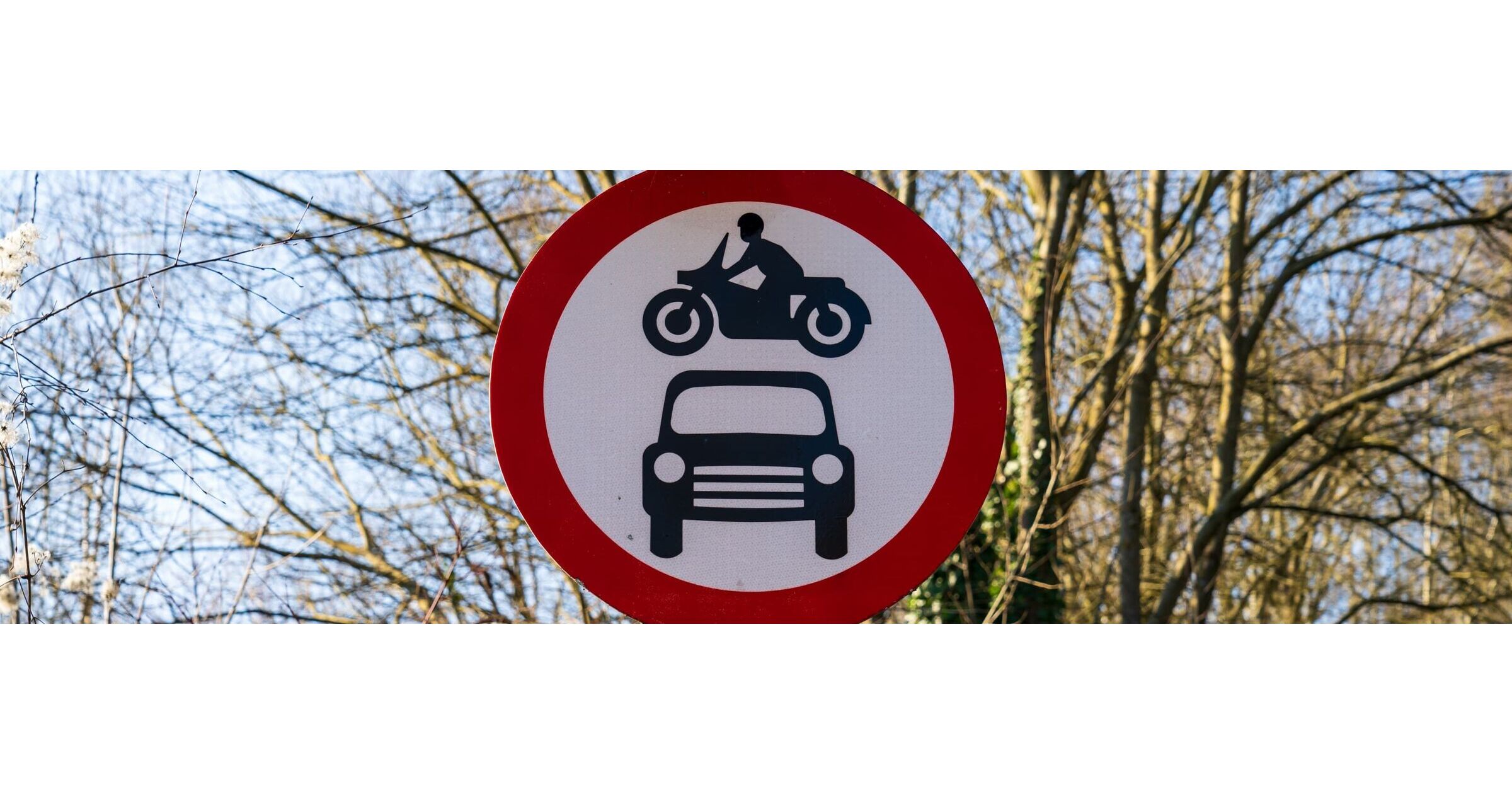 4 uncommon road signs you may not know (but need to)